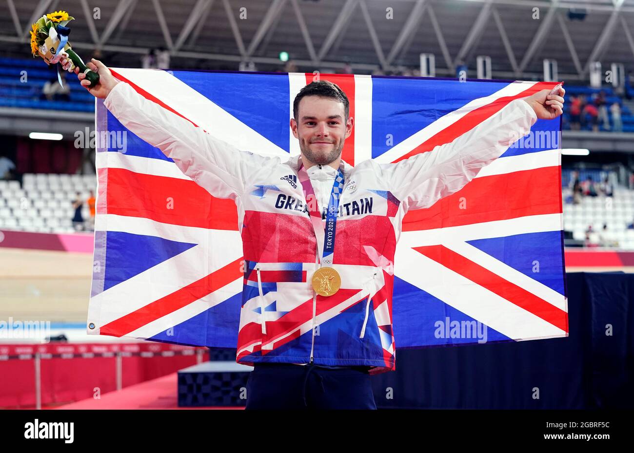 Great Britain's Matthew Walls with his Gold Medal for the Men’s Omnium ...