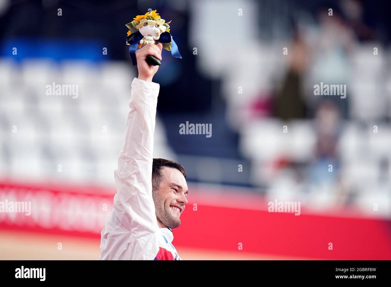 Great Britain's Matthew Walls with his Gold Medal for the Men’s Omnium ...