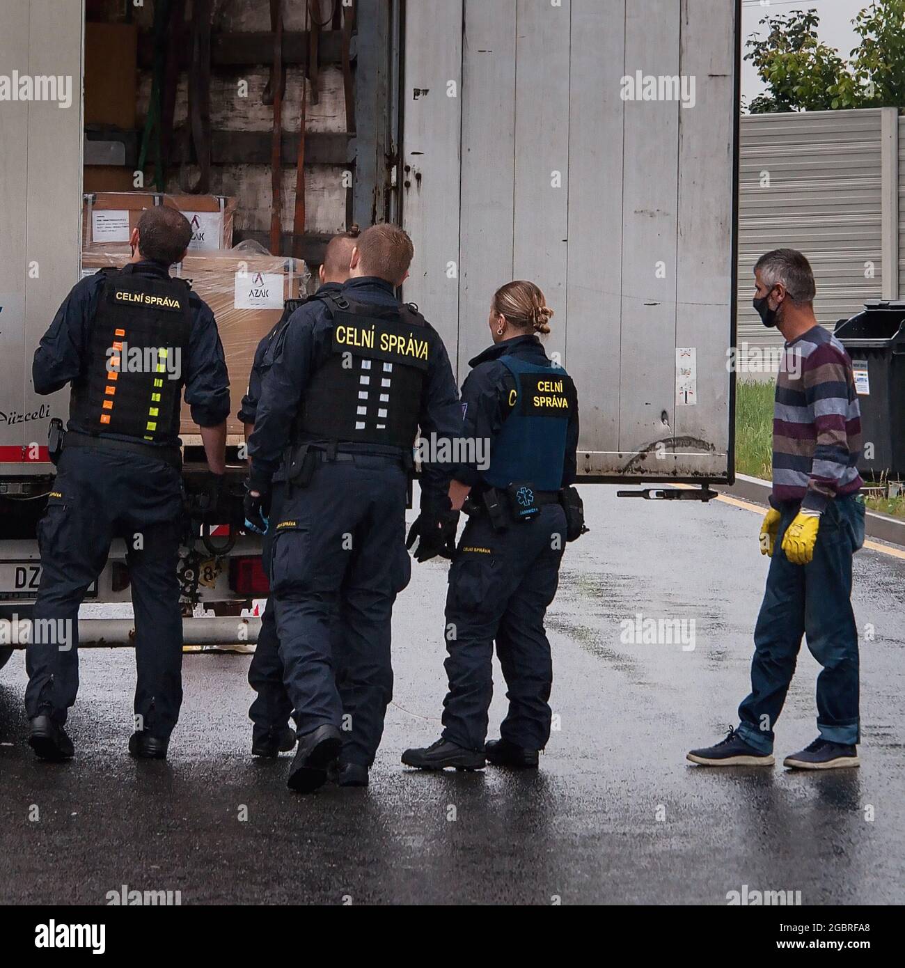 Czech customs officers control trucks with mobile X-ray frame at D1 ...