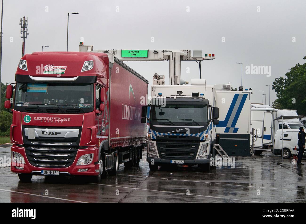 Czech customs officers control trucks with mobile X-ray frame at D1 ...