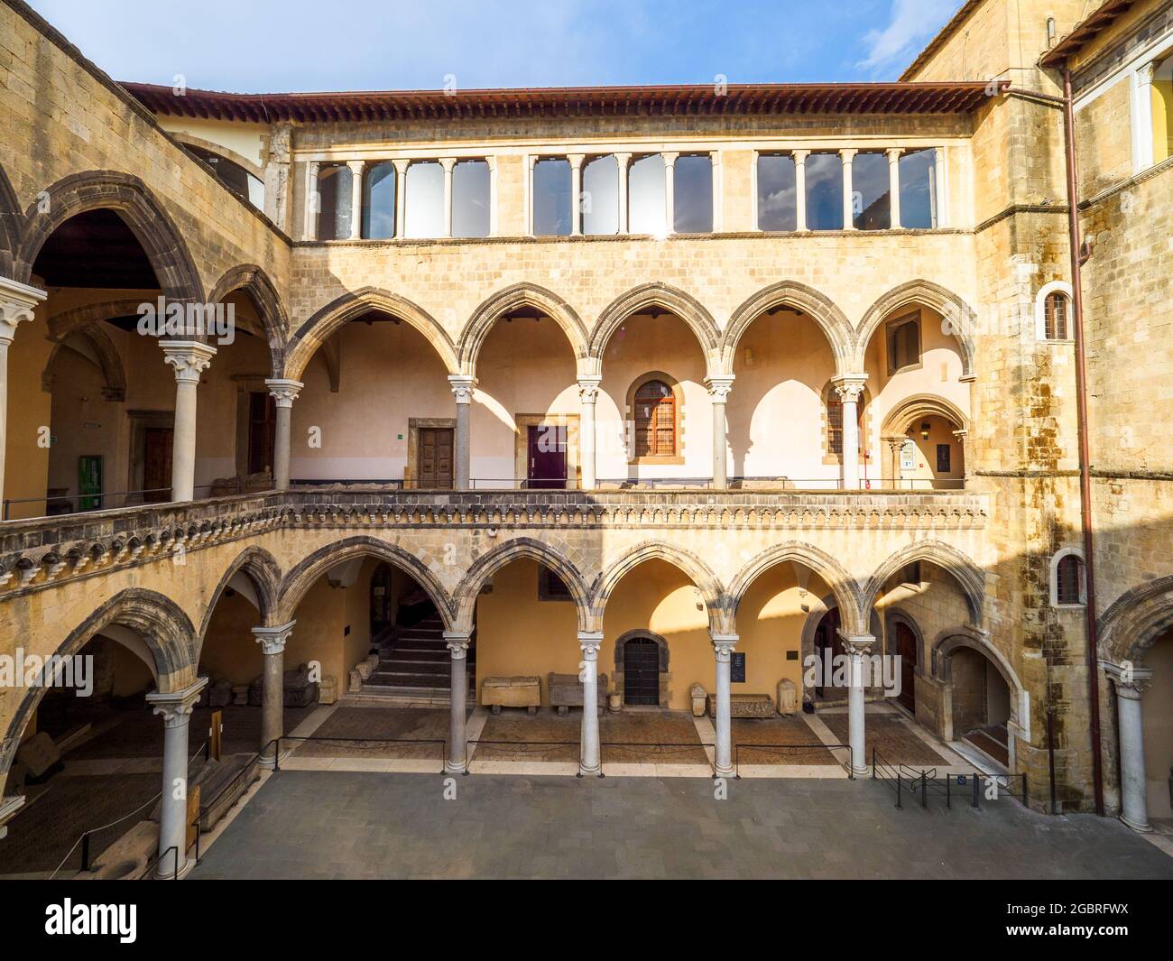 Gothic renaissance building hi-res stock photography and images - Alamy