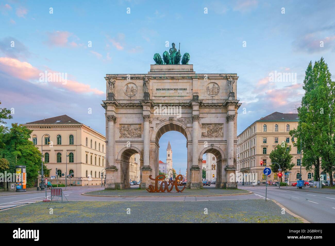 Munich, Germany - August 11, 2018: Siegestor (Victory Gate) triumphal ...