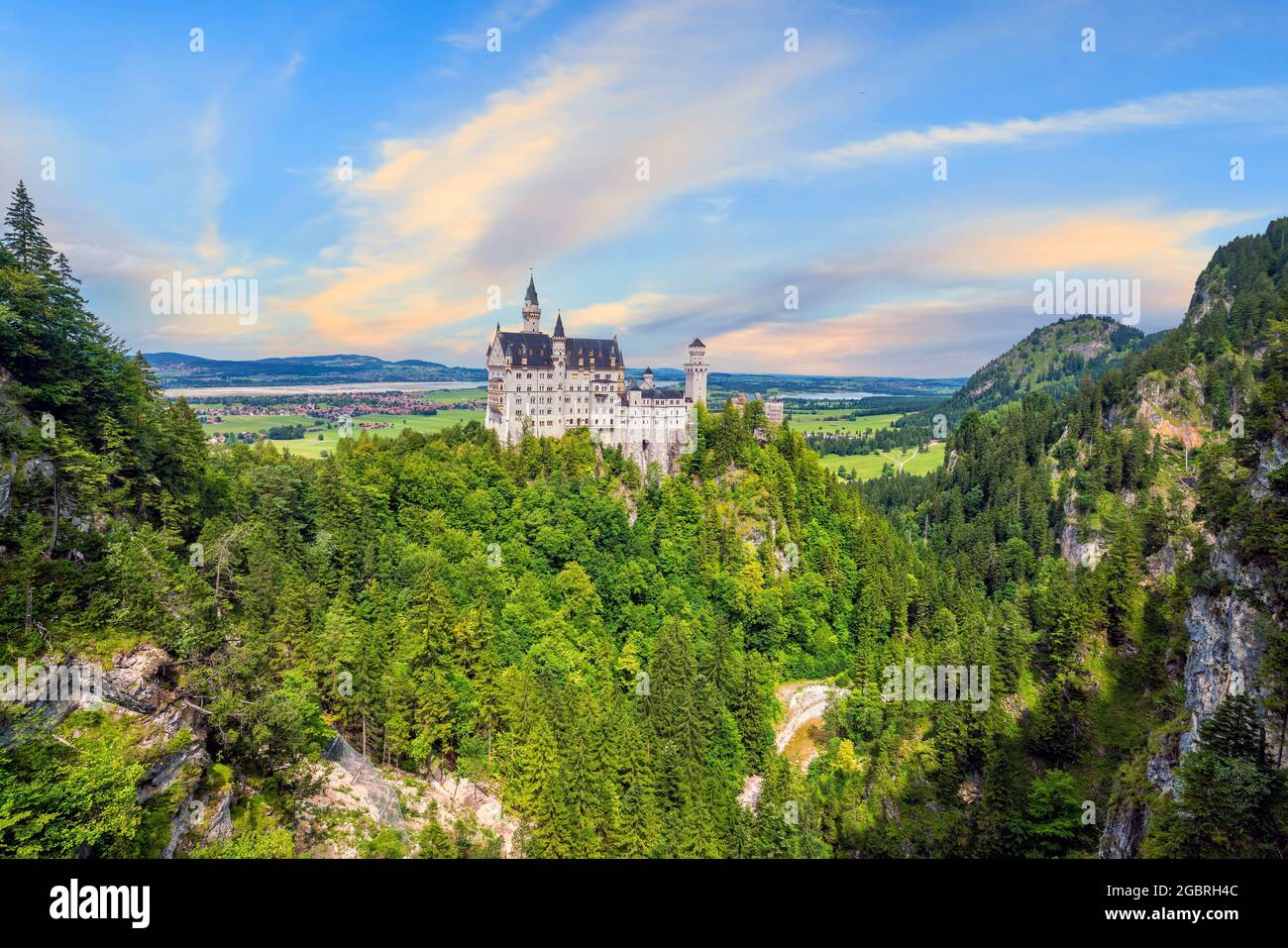 World-famous Neuschwanstein Castle, southwest Bavaria, Germany in ...