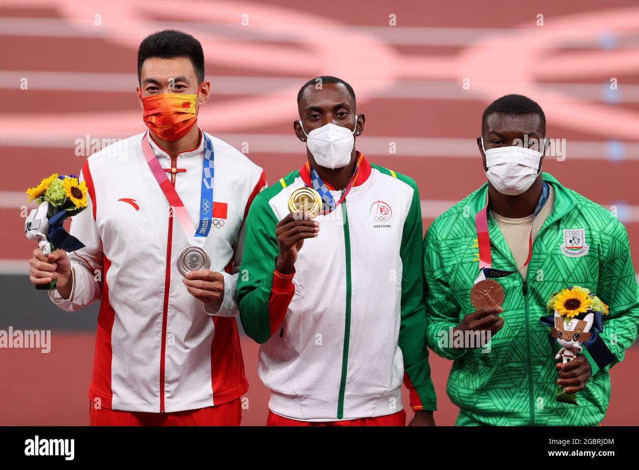 Tokyo, Japan. 5th Aug, 2021. (L-R) ZHU Yaming silver medal (CHN ...