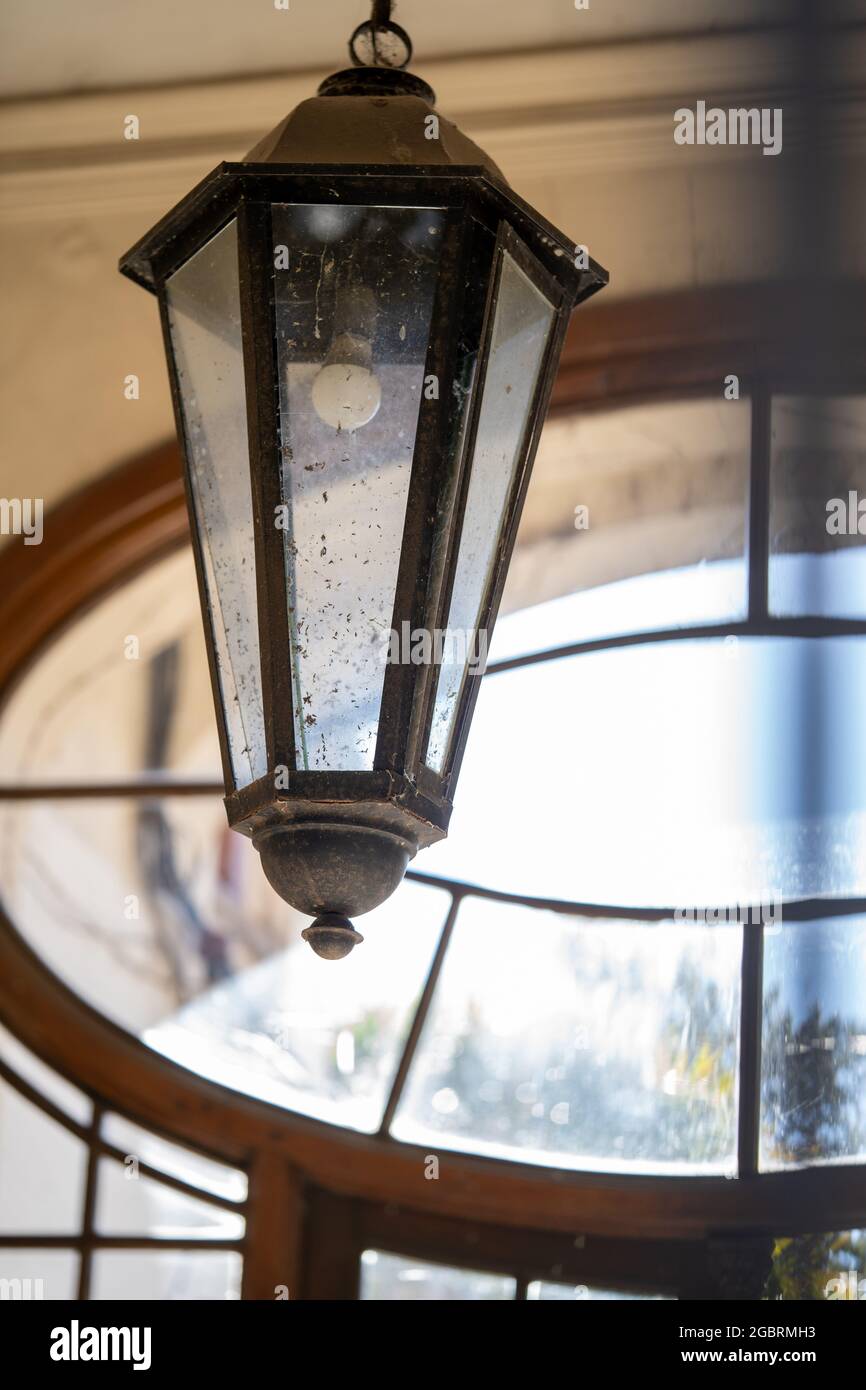 Vertical shot dirty indoor hi-res stock photography and images - Alamy