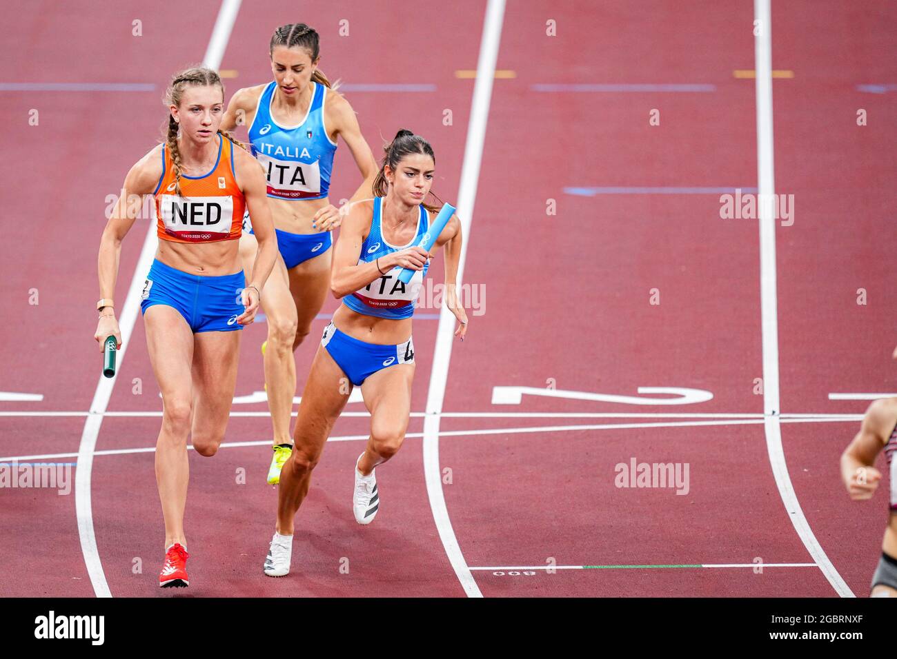 TOKYO, JAPAN - AUGUST 5: Laura de Witte of the Netherlands and Femke ...