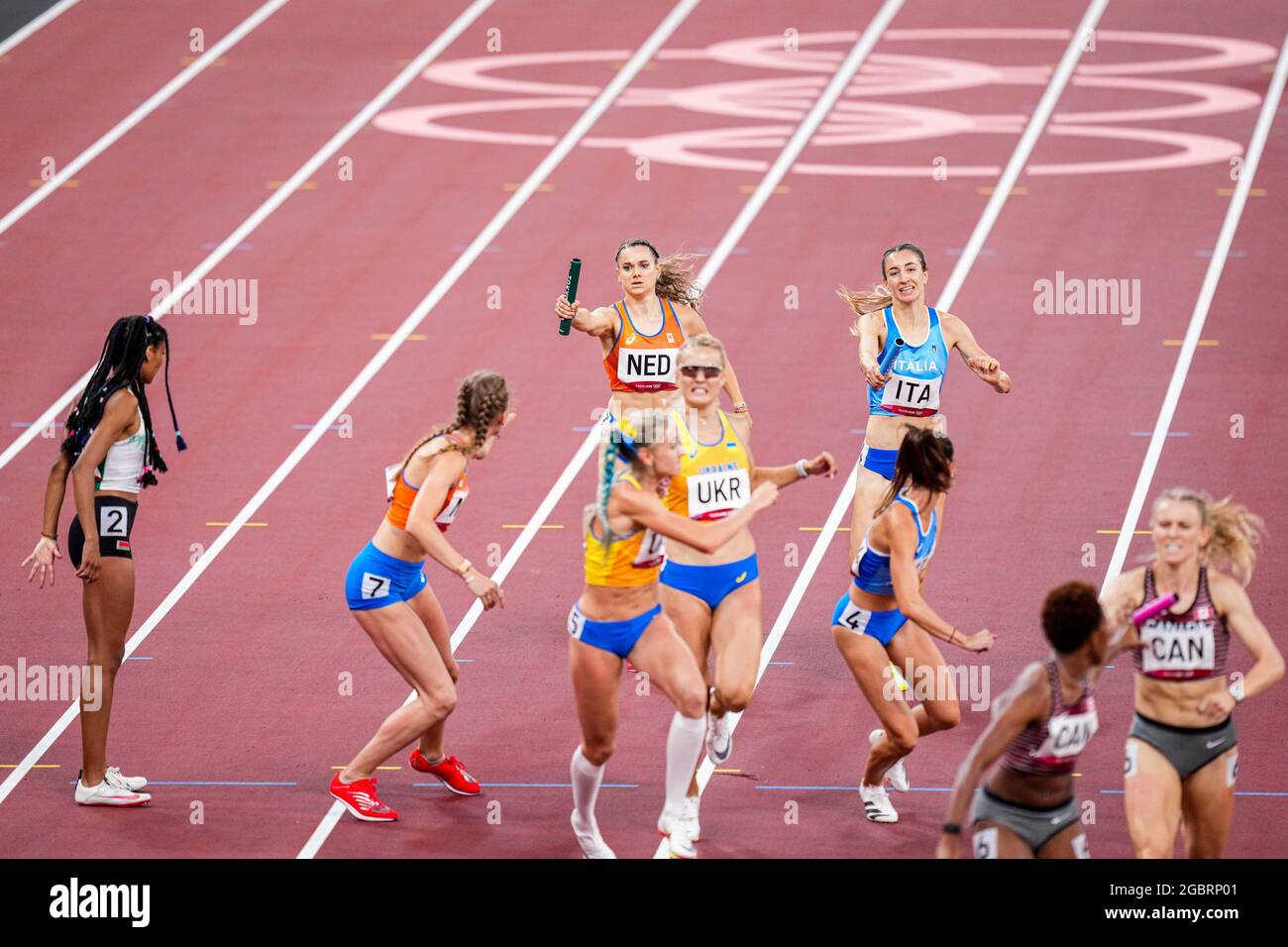 TOKYO, JAPAN - AUGUST 5: Laura de Witte of the Netherlands and Femke ...