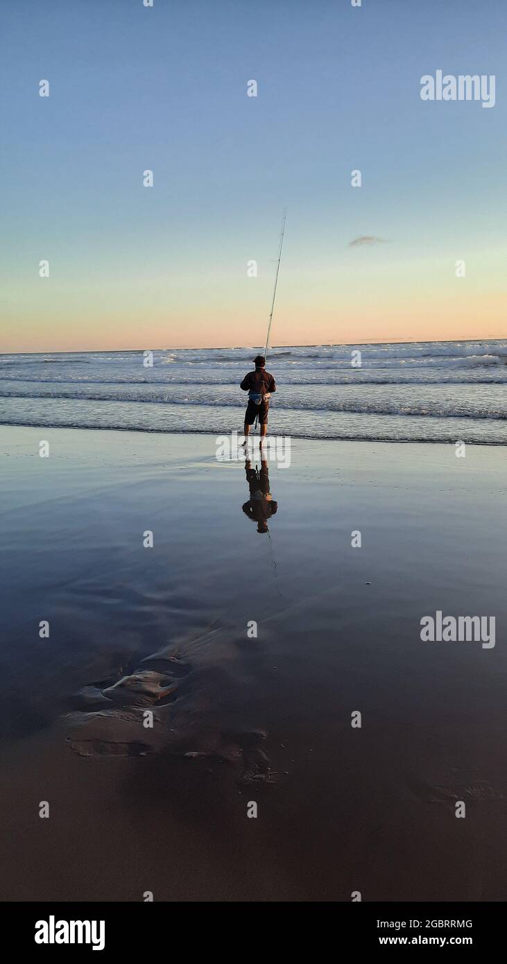 Average man full body hi-res stock photography and images - Alamy