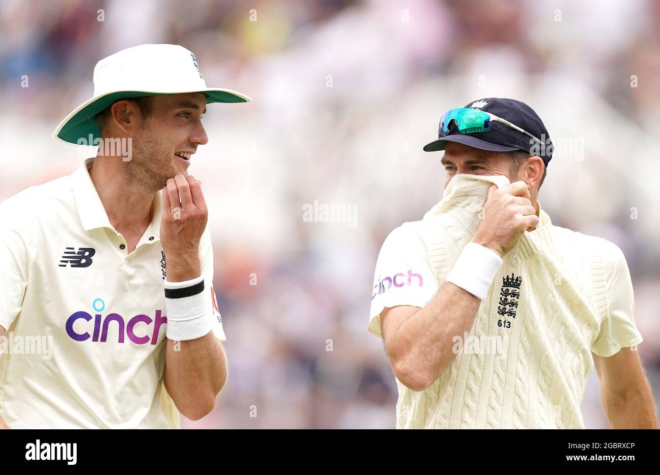 Jimmy anderson stuart broad hi-res stock photography and images - Alamy