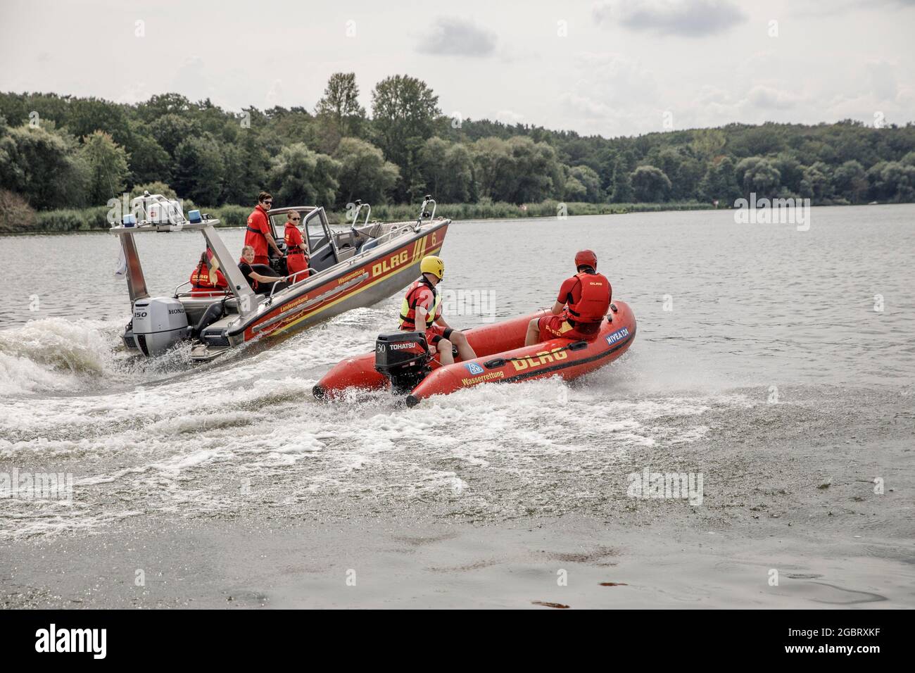 Berlin, Germany. 05th Aug, 2021. Members of the German Lifesaving ...