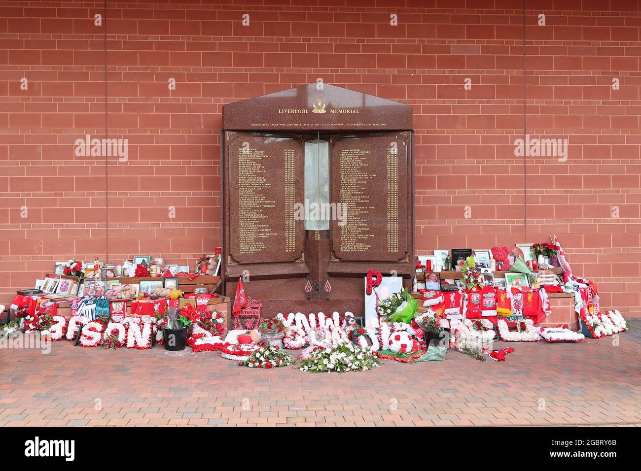 Hillsborough memorial anfield 2021 hi-res stock photography and images ...