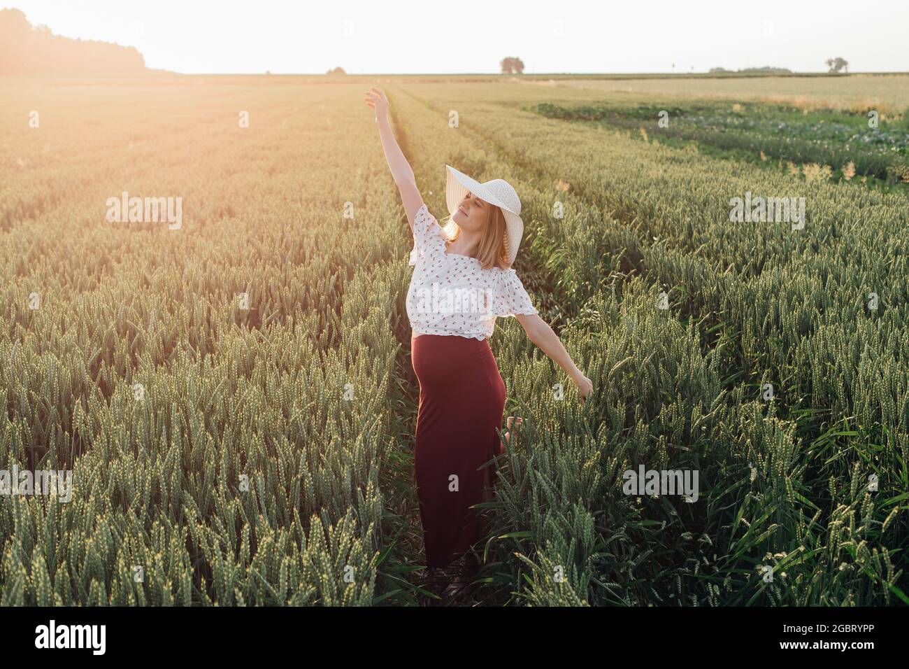 Women wave goodbye hi-res stock photography and images - Alamy
