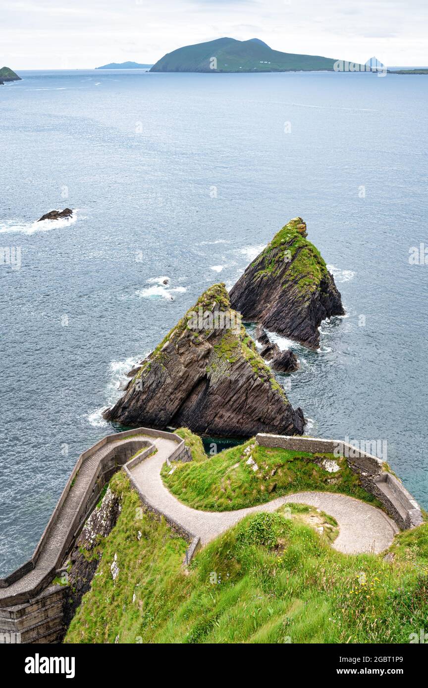 Dunquin Pier on the south end of the Dingle peninsula in Ireland Stock ...