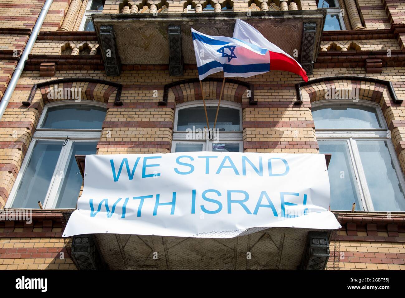 Polish national flag and Israeli flag in Warsaw, Poland. May 18th 2021 ...