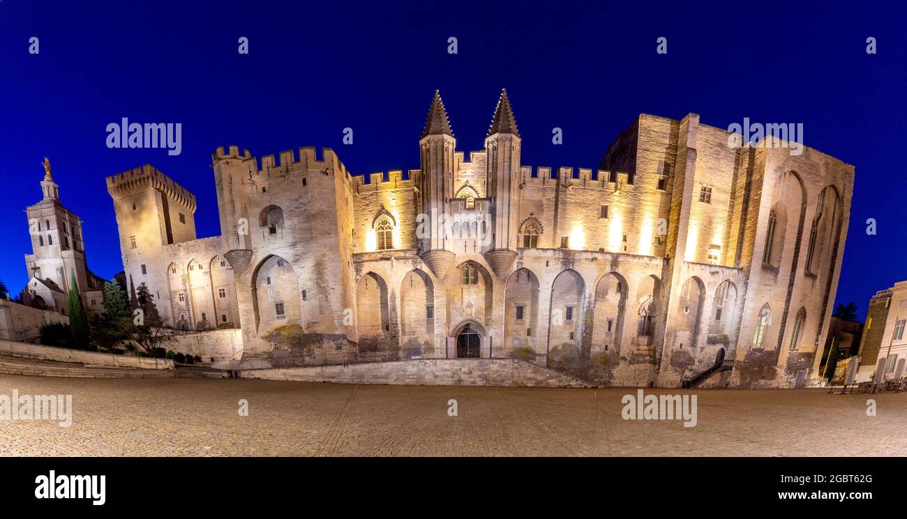 Panorama of the building of the famous medieval papal palace at dawn ...