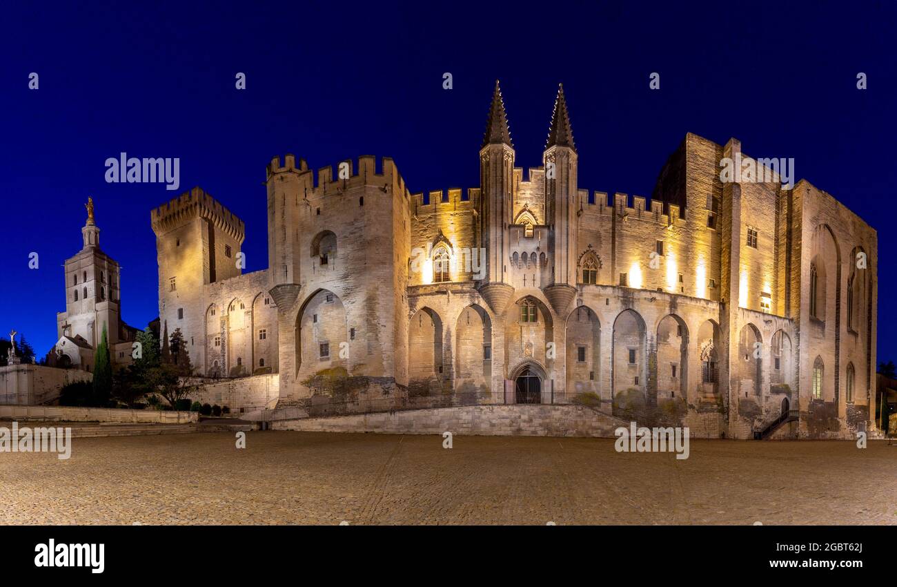 Panorama of the building of the famous medieval papal palace at dawn ...