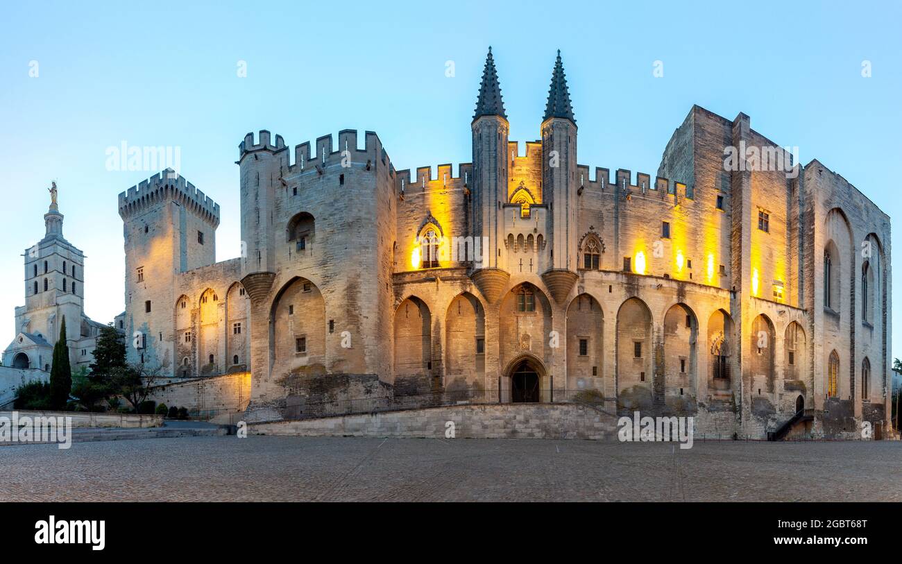 Panorama of the building of the famous medieval papal palace at dawn ...