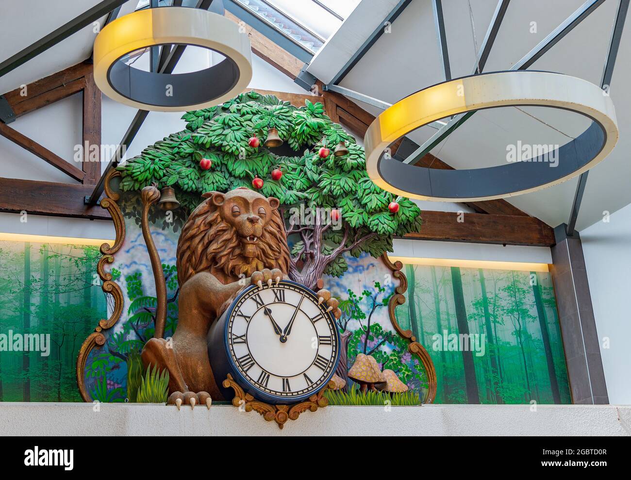 Grantham, Lincolnshire, UK Clock in the Isaac Newton Shopping Centre ...