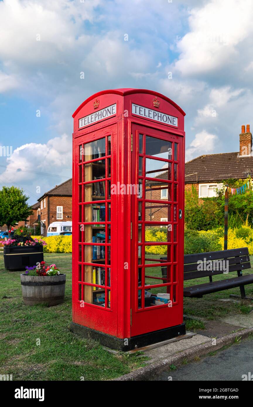 Old Red Telephone Booth Stock Photo - Alamy