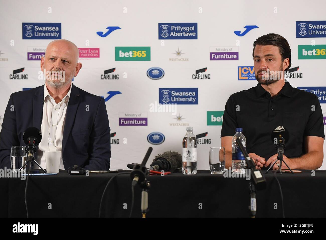 Julian russell hi-res stock photography and images - Alamy