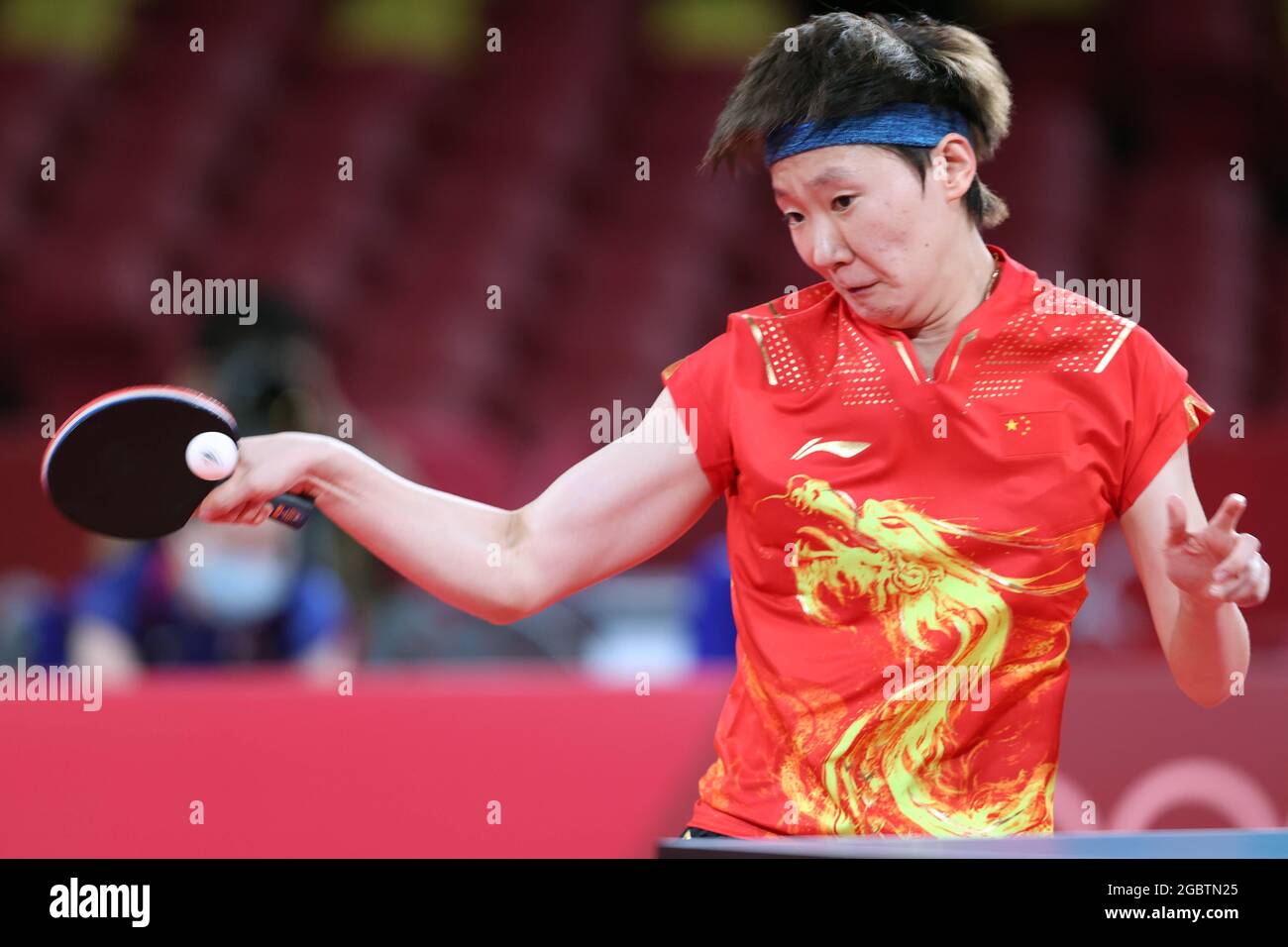 Tokyo, Japan. 5th Aug, 2021. Wang Manyu of China hits a return during ...