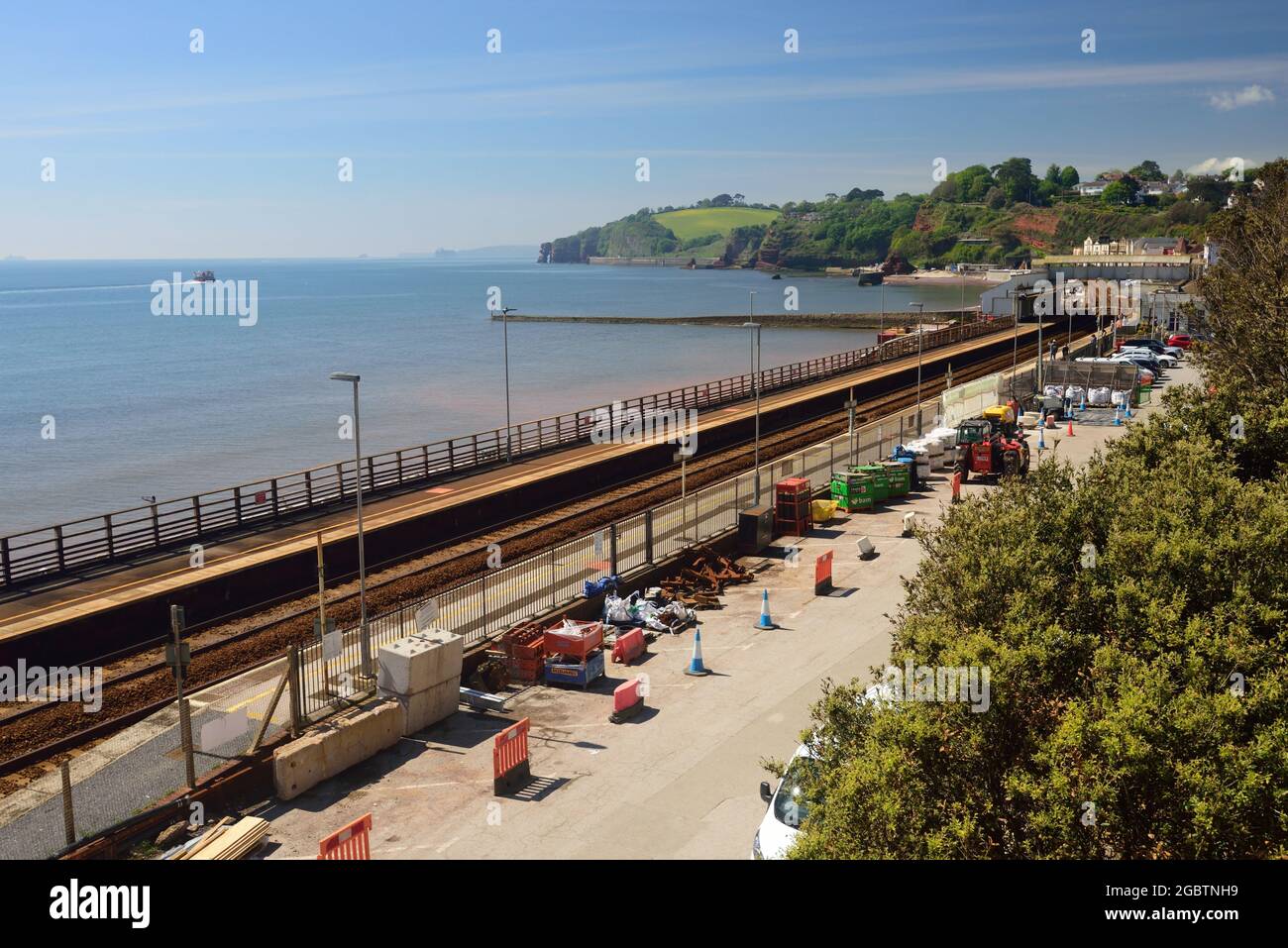 South devon railway sea wall hi-res stock photography and images - Alamy