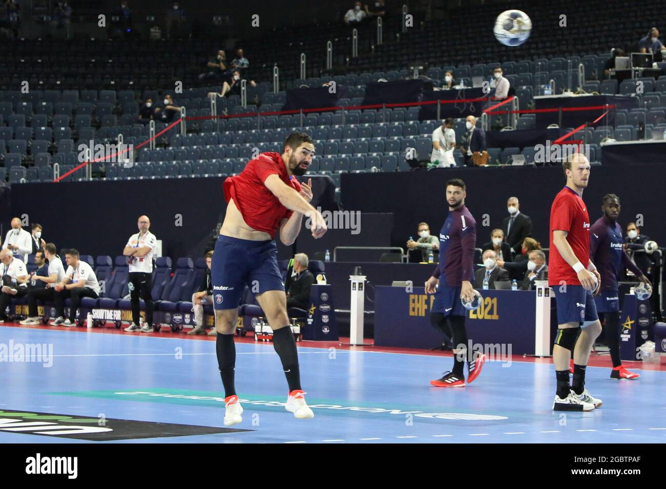 Ehf champions league trophy hi-res stock photography and images - Alamy