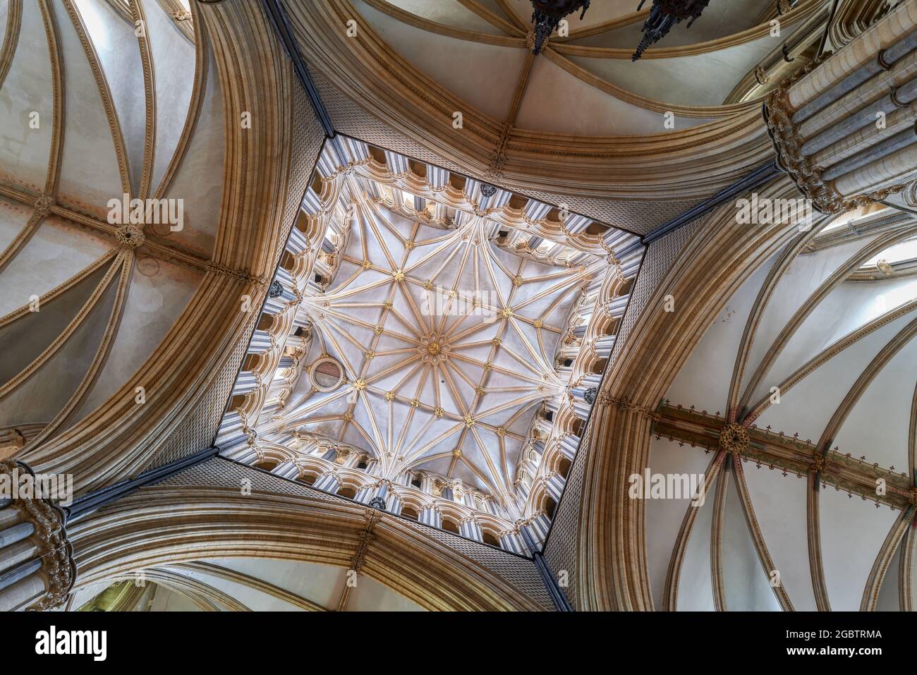 Ribbed ceiling hi-res stock photography and images - Alamy