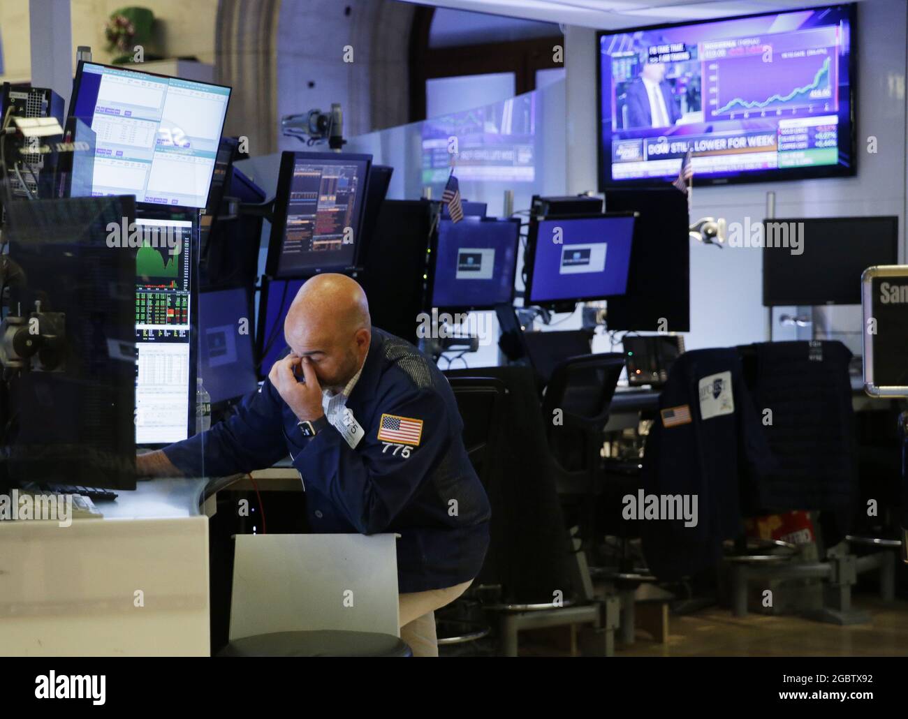 New york exchange traders floor 2021 hi-res stock photography and ...