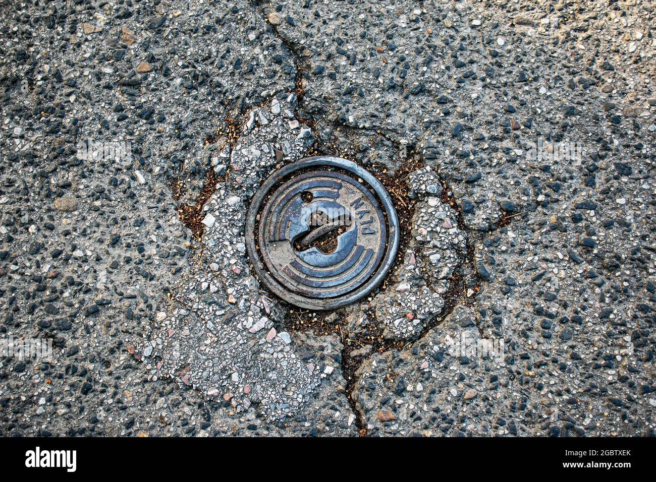 Fire hydrant cover hi-res stock photography and images - Alamy