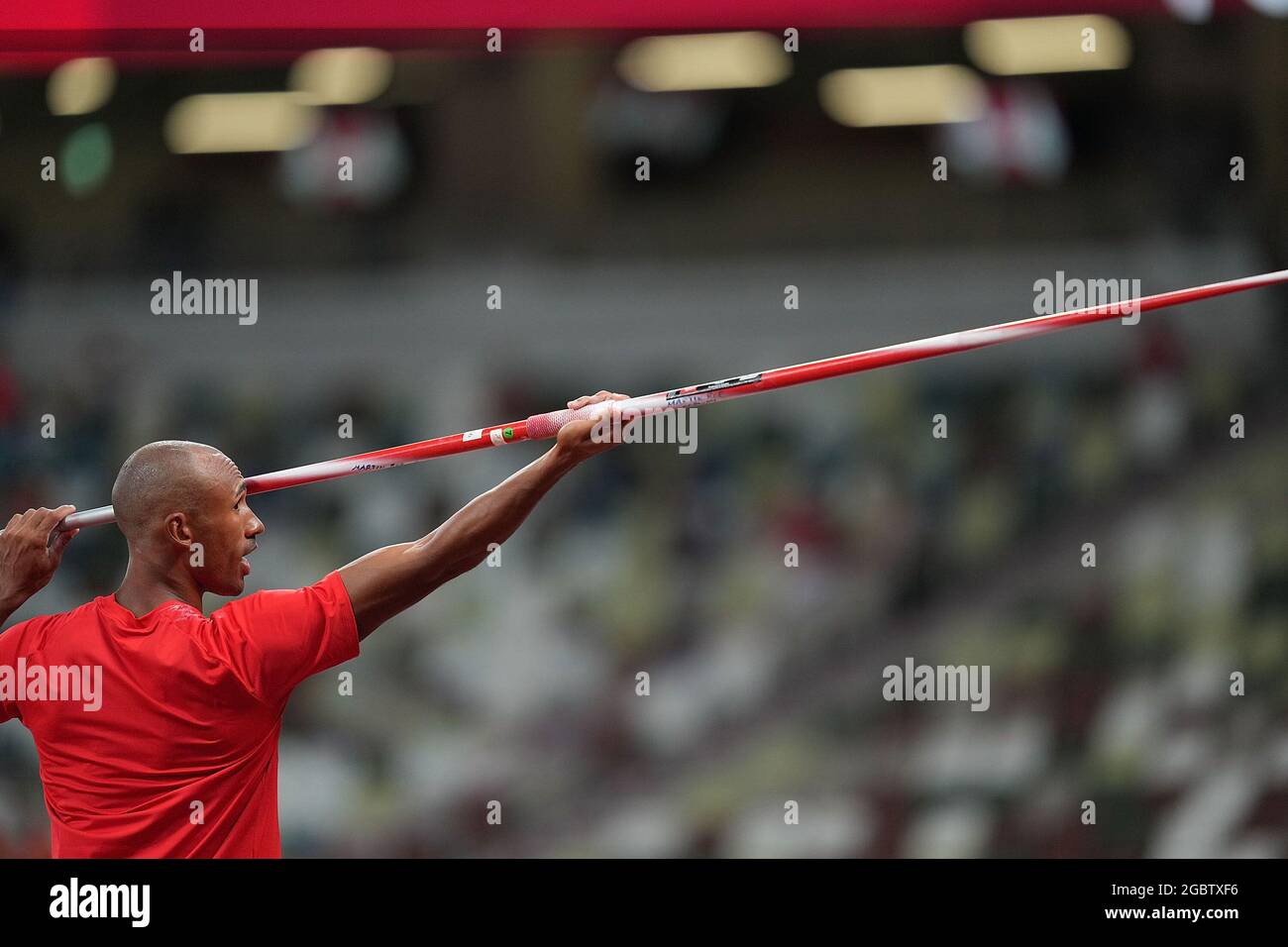 (210805) -- TOKYO, Aug. 5, 2021 (Xinhua) -- Damian Warner of Canada ...