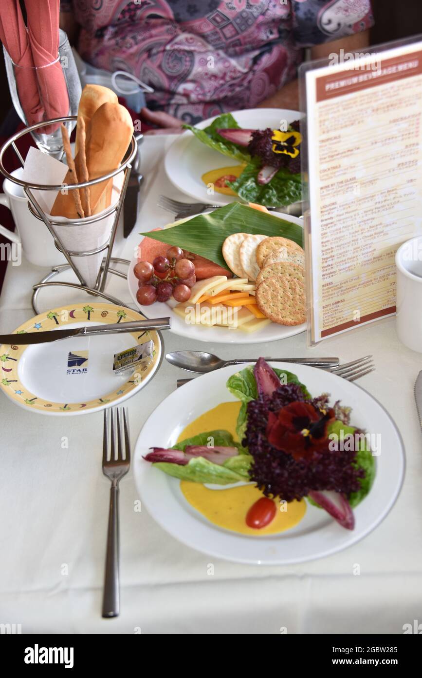 Oahu sunset dinner cruise hi-res stock photography and images - Alamy