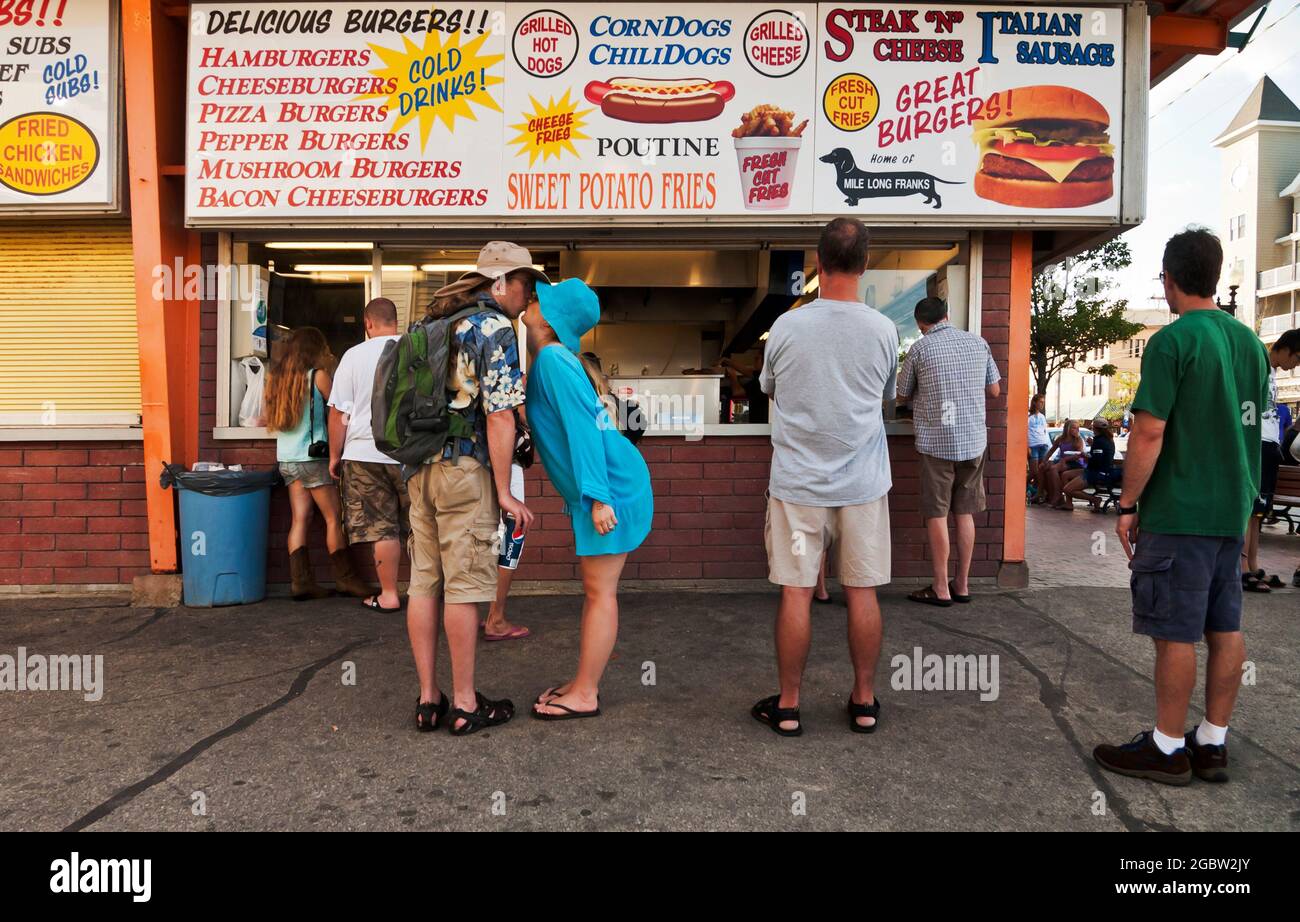 Beach food stalls hi-res stock photography and images - Alamy
