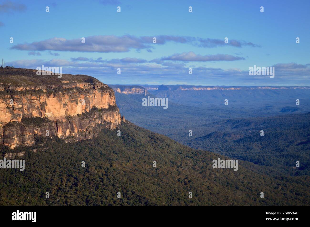 A view of the Jamison Valley in the Blue Mountains Stock Photo - Alamy