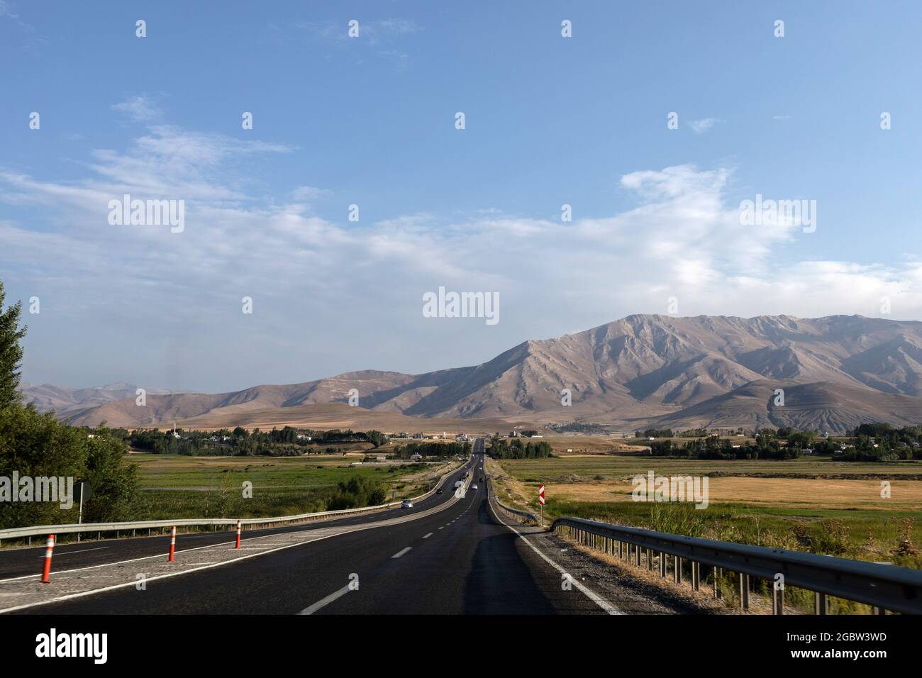 Iranian border hi-res stock photography and images - Alamy