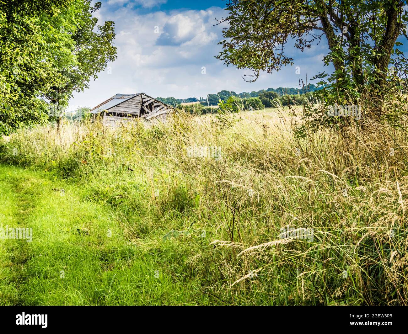 Broken down shed hi-res stock photography and images - Alamy