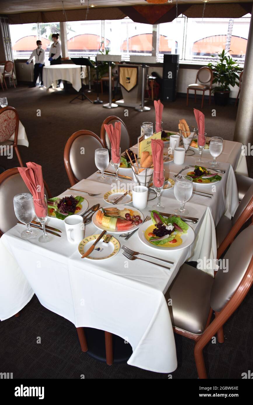 Oahu sunset dinner cruise hi-res stock photography and images - Alamy