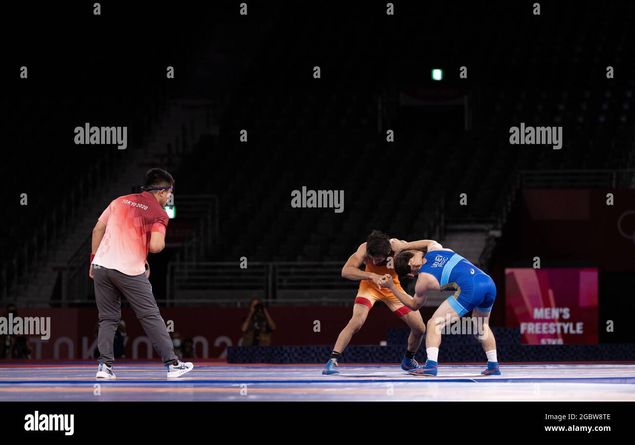 Tokyo, Kanto, Japan. 5th Aug, 2021. Zavur Uguev (ROC) and Kumar Ravi ...