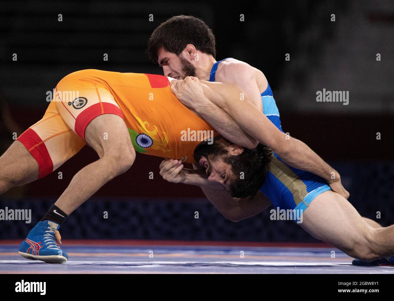 Tokyo, Kanto, Japan. 5th Aug, 2021. Zavur Uguev (ROC) and Kumar Ravi ...