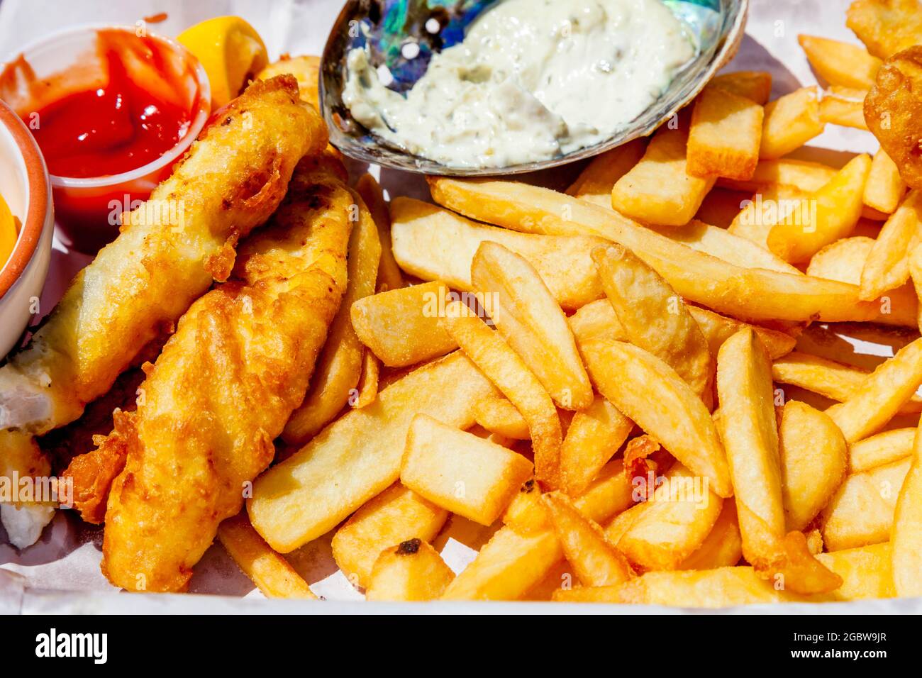 Takeaway chips hi-res stock photography and images - Alamy
