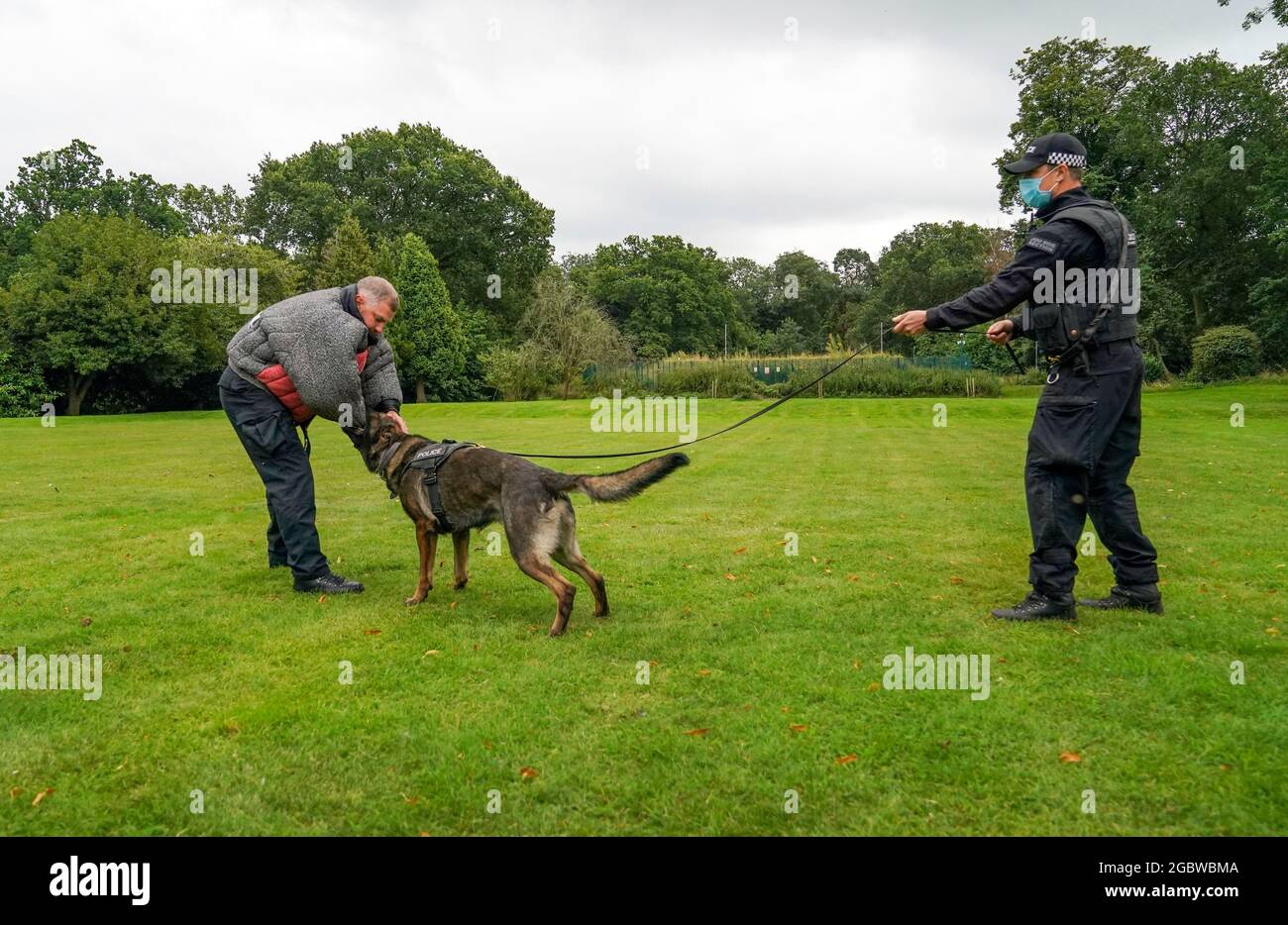 Right of the thames valley police hi-res stock photography and images ...