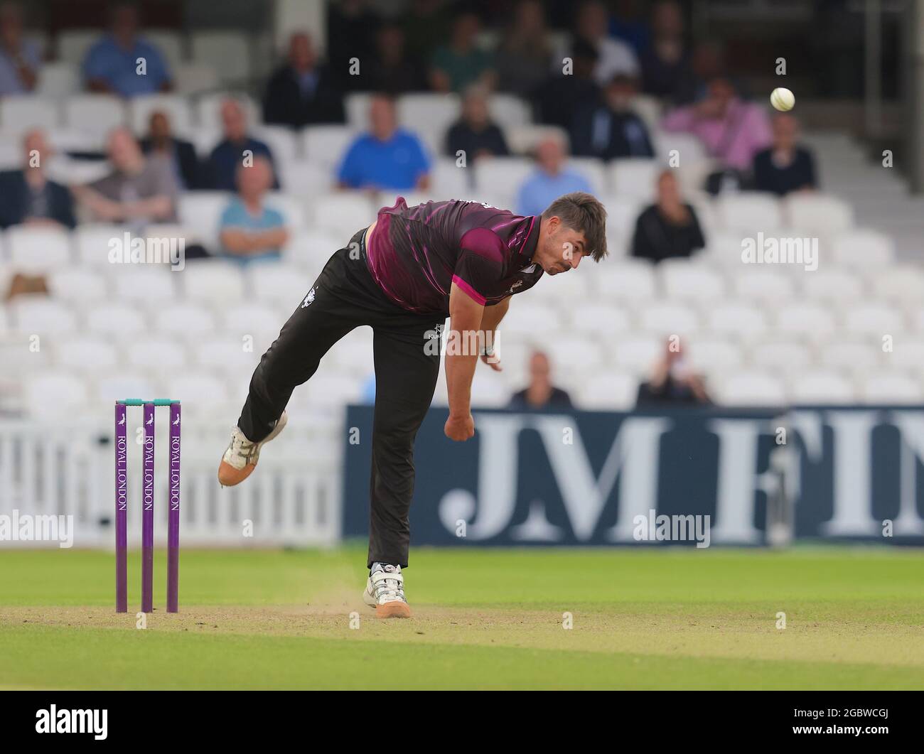 London, UK. 5th Aug, 2021. Somerset's Marchant de Lange bowling as ...