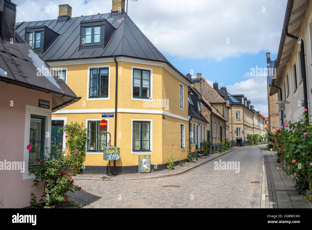 Neighborhood suburban downtown hi-res stock photography and images - Alamy