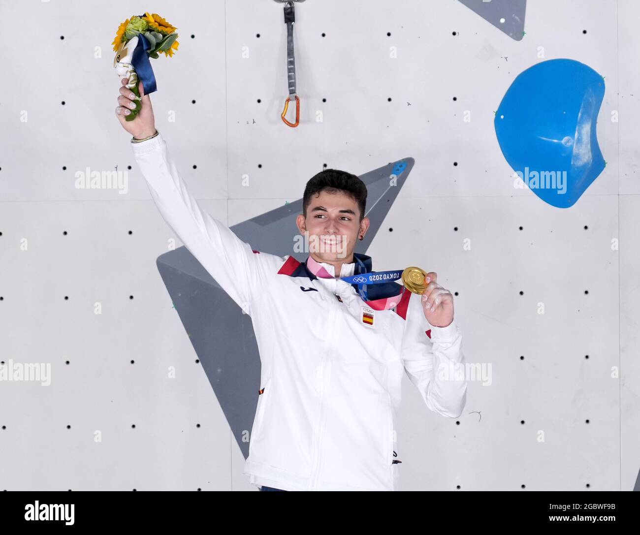 Tokyo, Japan. 5th Aug, 2021. Gold medalist Alberto Gines Lopez of Spain ...