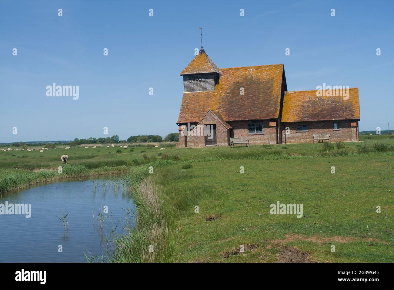 St Thomas a Becket church, Fairfield Kent Stock Photo - Alamy