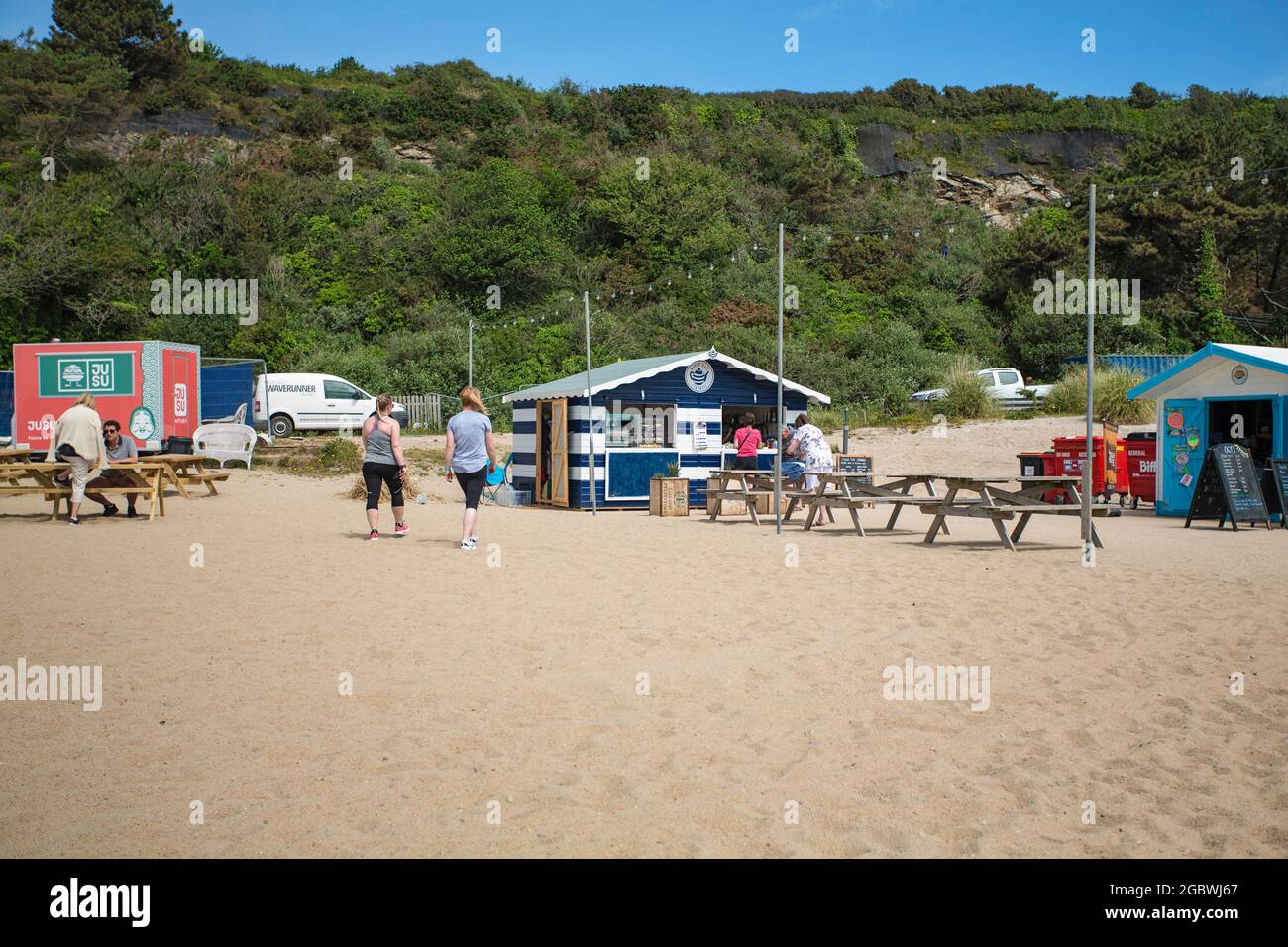 Carlyon Bay Beach and Food Vans Stock Photo - Alamy