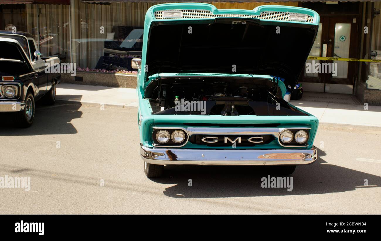 Old pickup truck gmc hi-res stock photography and images - Alamy