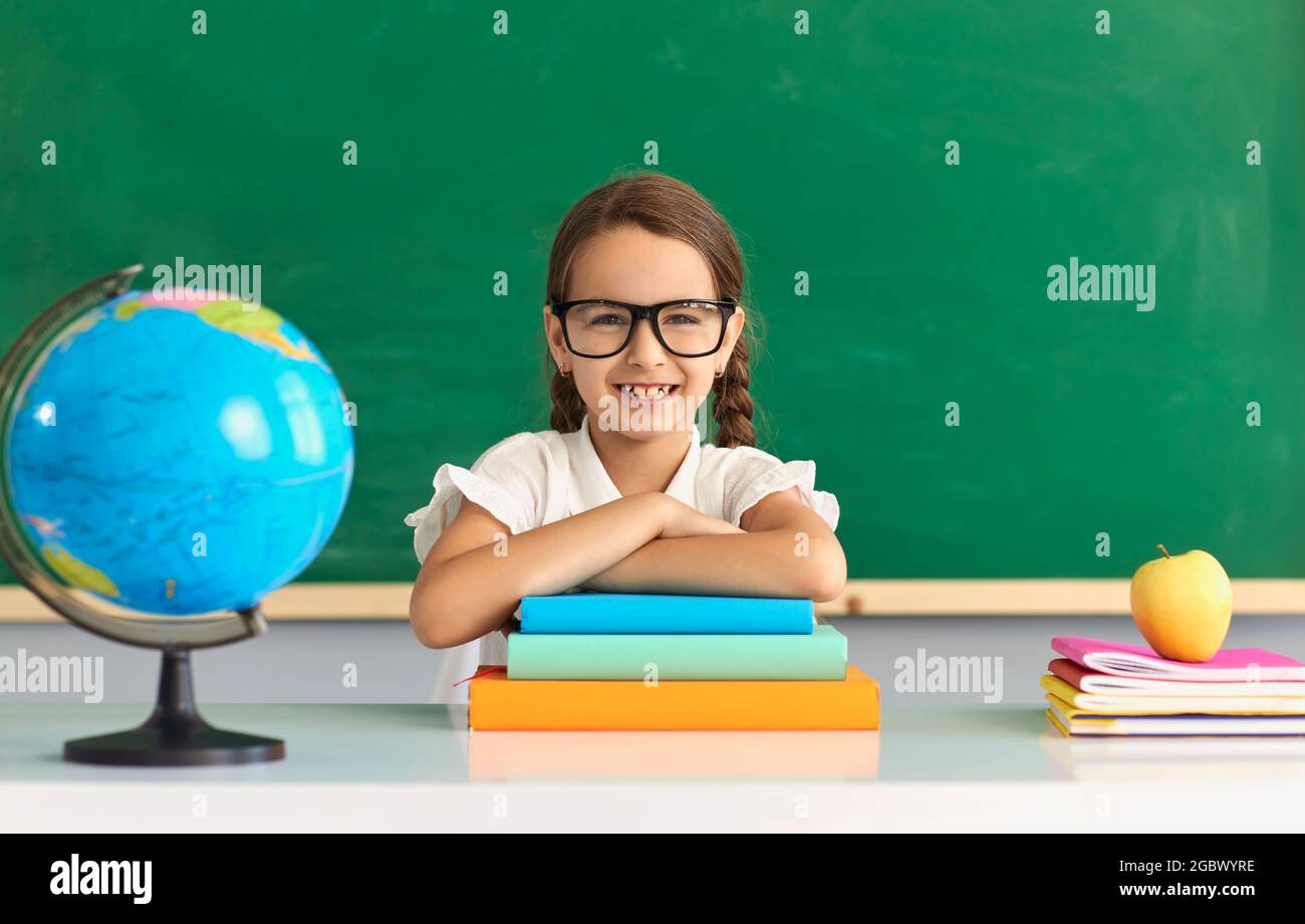 Smart school hi-res stock photography and images - Alamy