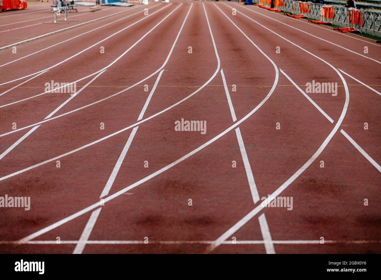 red running track of stadium Stock Photo - Alamy