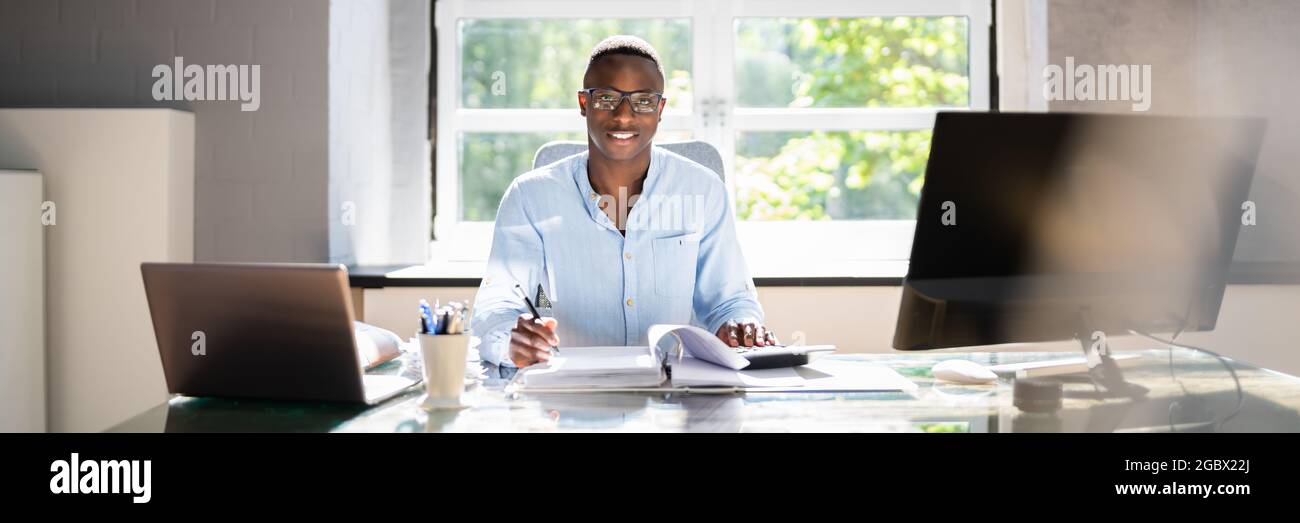 Accounting manager hi-res stock photography and images - Alamy